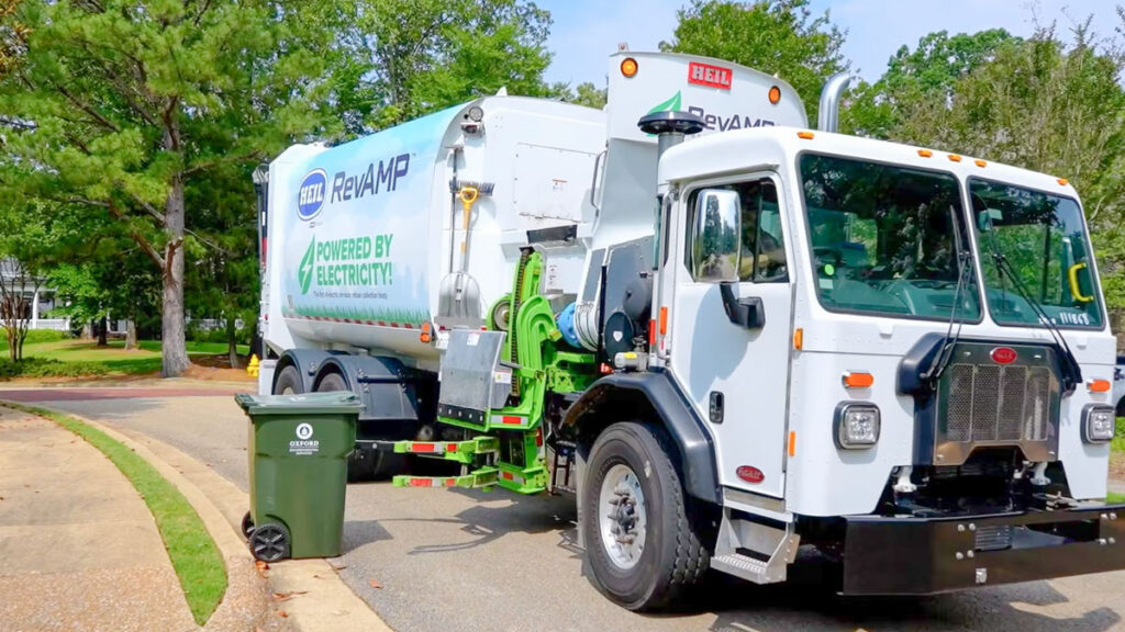 RevAMP Electric Side Load Garbage truck - Heil RevAMP Electric Side Load Garbage truck - Heil